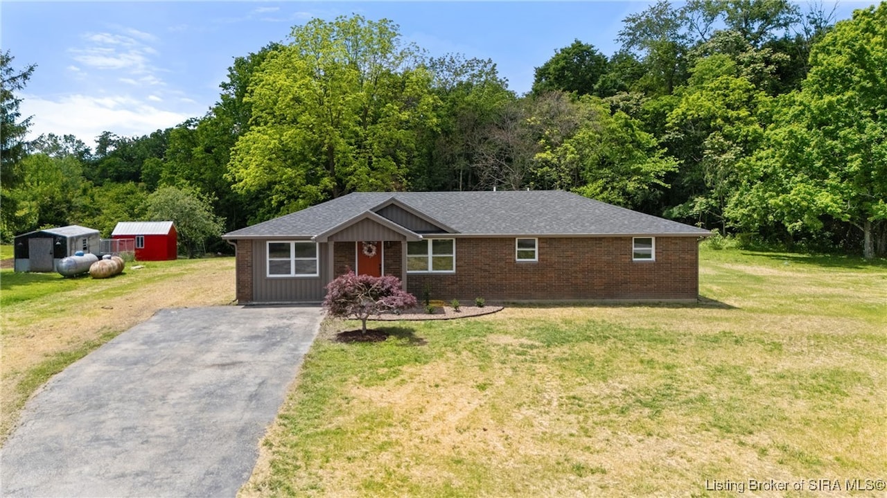 5713 Snow Rd Henryville, IN 47126 | MLS 202508297