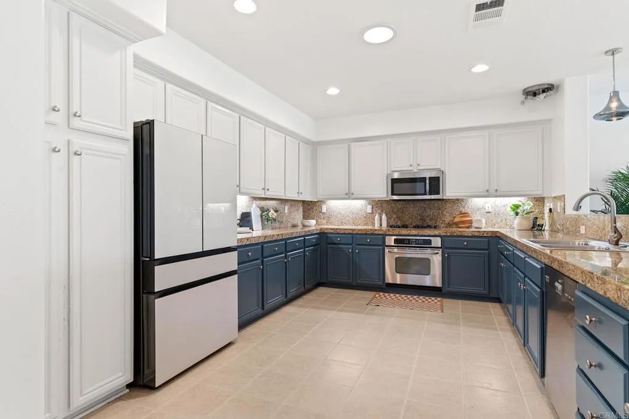 2534 Navarra Drive #C Carlsbad, CA 92009 | MLS NDP2507701