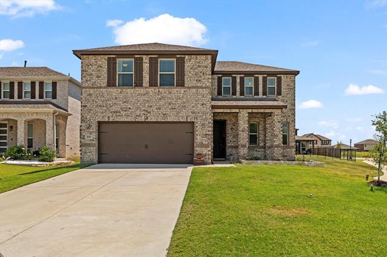 800 Brock Drive, Aubrey, TX 76227 | KnoxRE.com