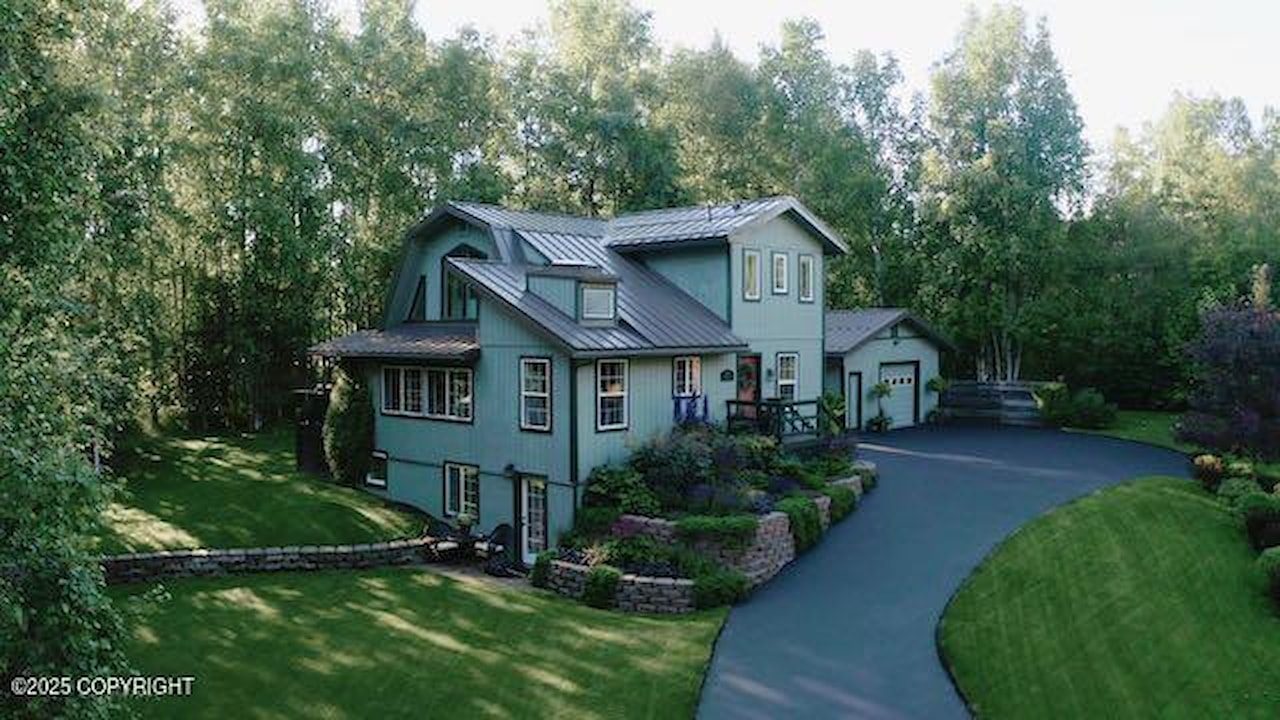 21212 Rock Ptarmigan St Chugiak, AK 99567 | MLS 25-8426