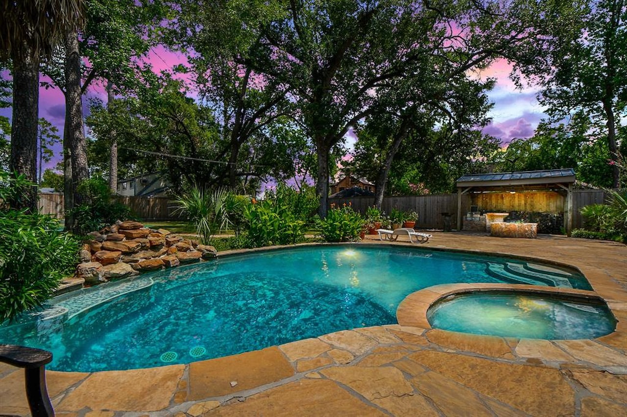 1240 Bingle Road, Spring Valley Village, TX 77055 - home for sale