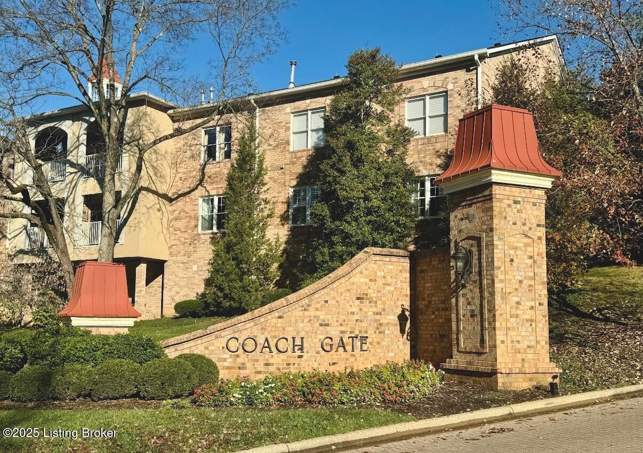 5601 Coach Gate Wynde #30, Louisville, KY 40207 - Coach Gate ...