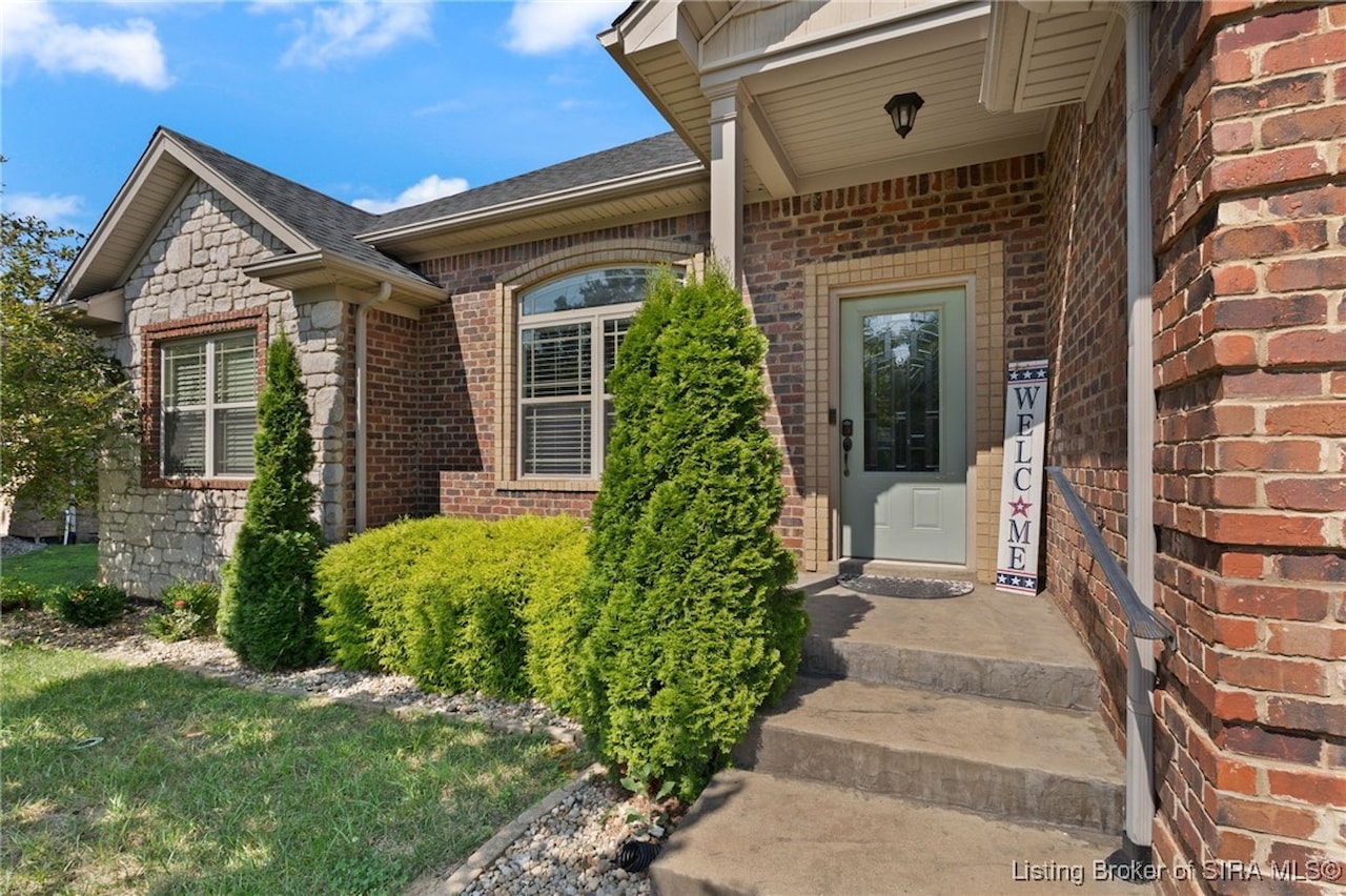 1015 Frontier Trl Greenville, IN 47124 | MLS 2025010361