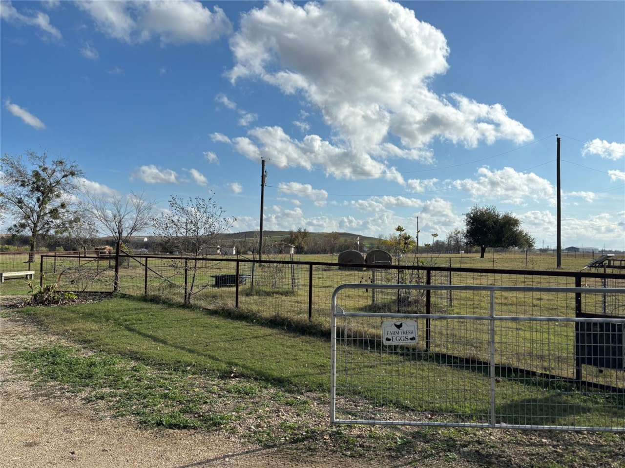 For sale 2401 County Road 130 Hutto, TX farm for sale