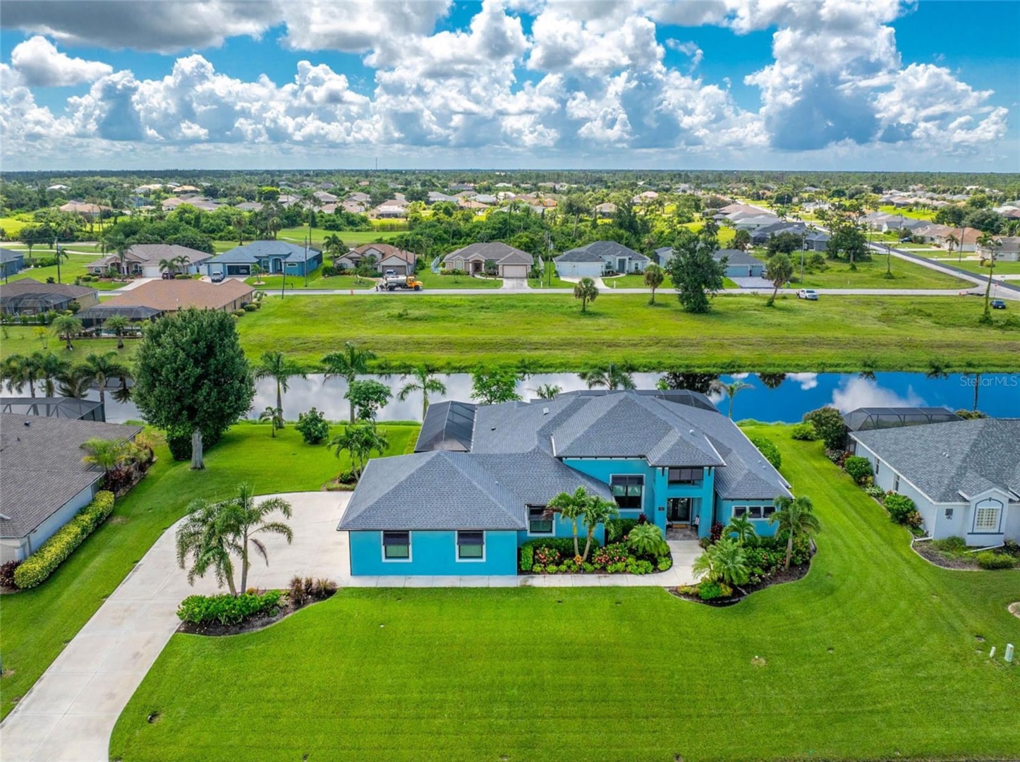 35 Medalist CIRCLE Rotonda West, FL 33947 | MLS D6143423