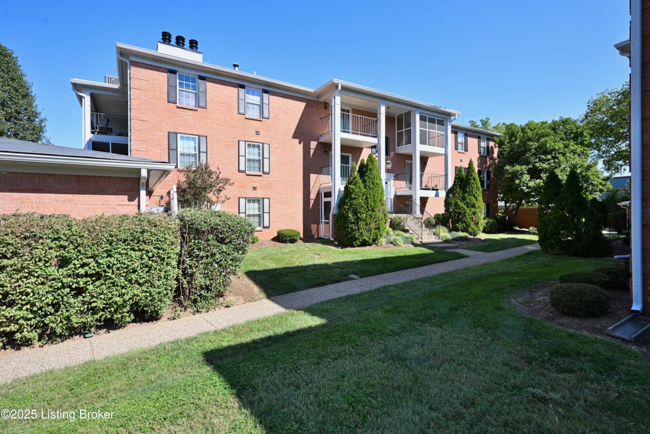 1105 Donard Park Ave, Louisville, KY 40218 - Donard Park $151,500