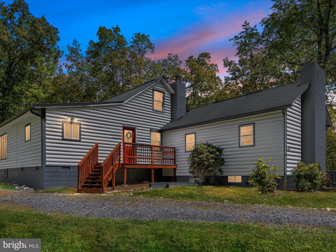 233 Hickory Ln Fort Valley, VA 22652 | MLS VASH2012494