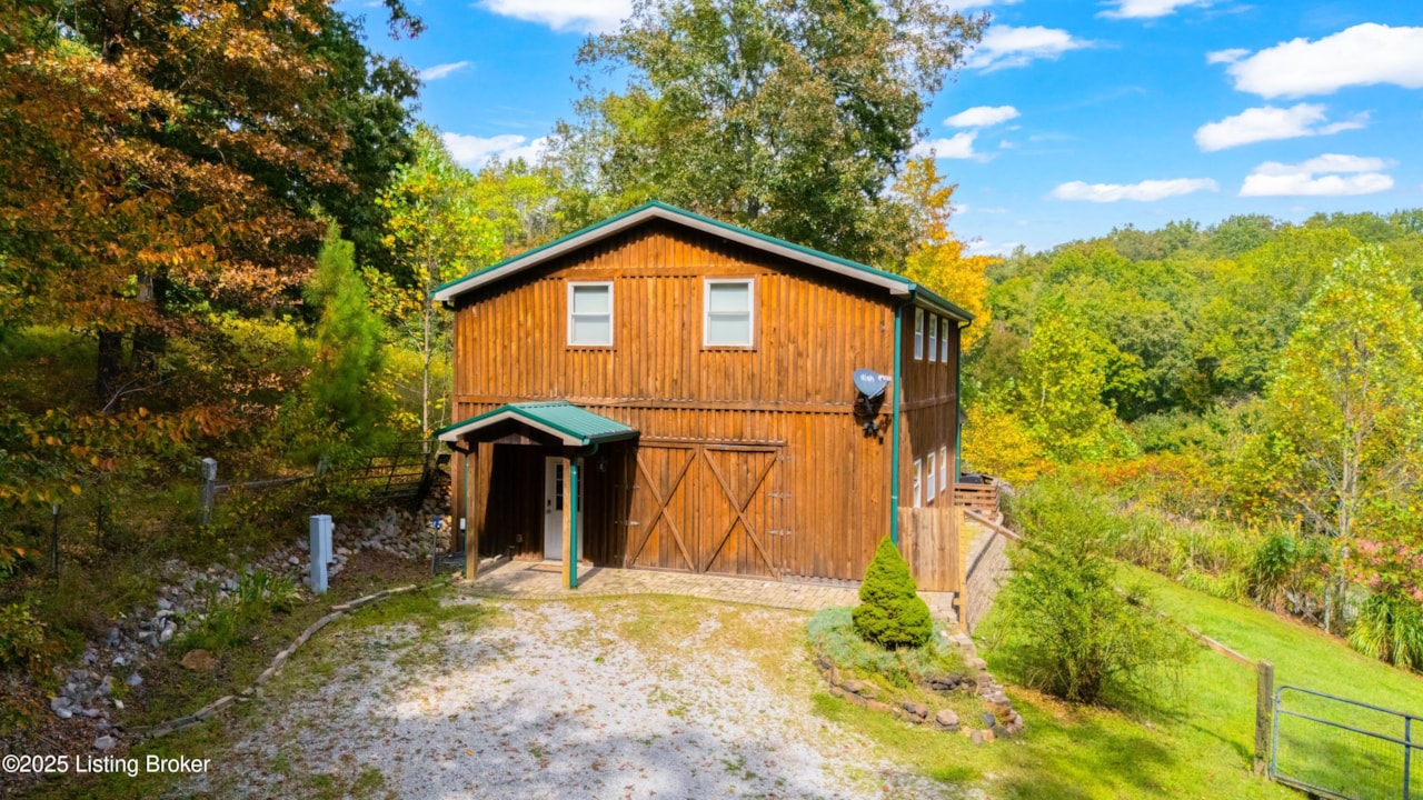 369 Reynolds Rd Bee Spring, KY 42207 | #1699168 | | $349,900