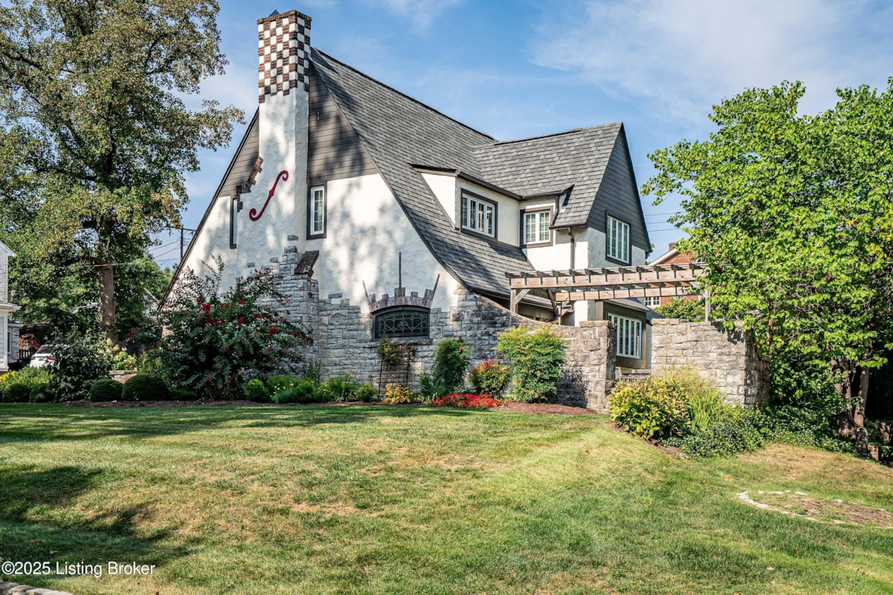 2323 Woodford Pl Louisville, KY 40205 | MLS #1699115