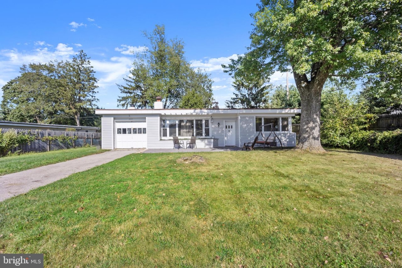 2025 S Sproul Rd, Broomall, PA 19008 | MLS PADE2100608