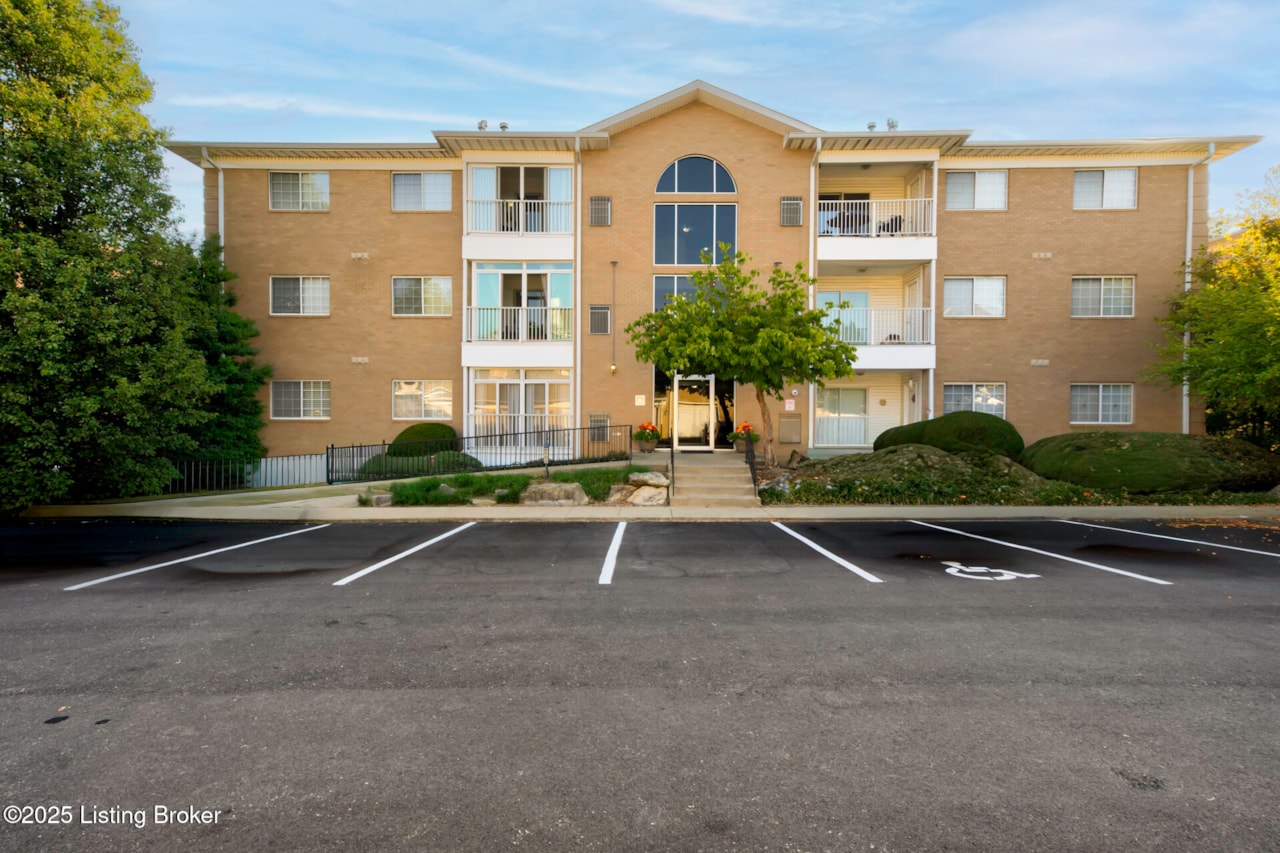 8503 Atrium Dr #104 Louisville, KY 40220 | #1699386 | Atrium At ...