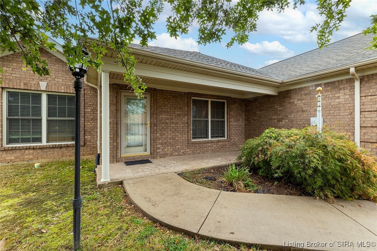 3104 Blue Sky Loop, Jeffersonville, IN 47130 - Crystal Springs $315,000