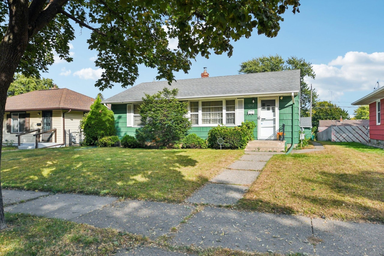 West Saint Paul Oakdale 2nd Add | MLS 6795724 | 1252 Calumet Avenue ...