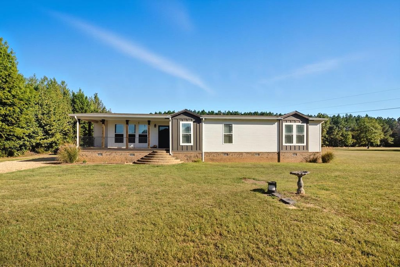 62 County Road 344 Calhoun City, MS 38916 | MLS 161805