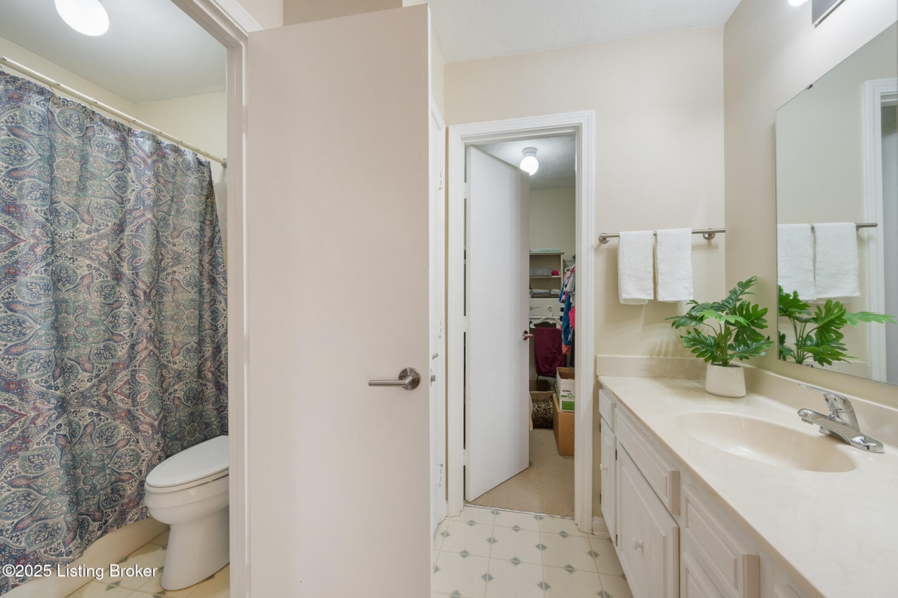 8612 Wintergreen Ct Briarwood, KY 40242 | MLS 1700284