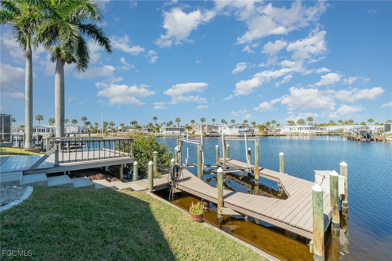 17720 Canal Cove Ct Fort Myers Beach, FL 33931 | MLS 2025014651