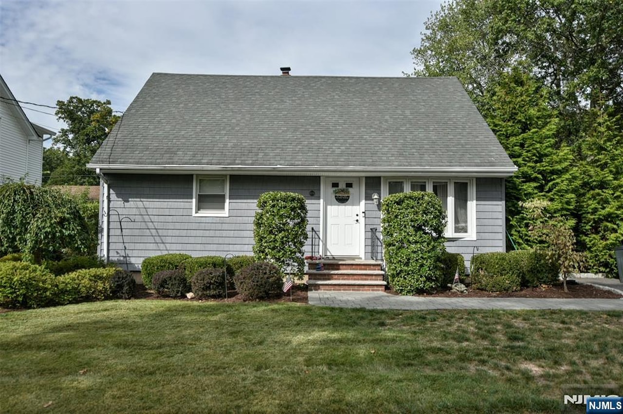 406 Howard Street Twp Of Washington, NJ 07676 | MLS 25033643