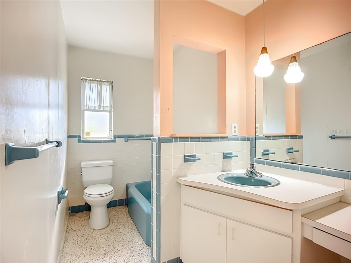 2629 Bigelow Dr Sarasota, FL 34239 | MLS A4669255