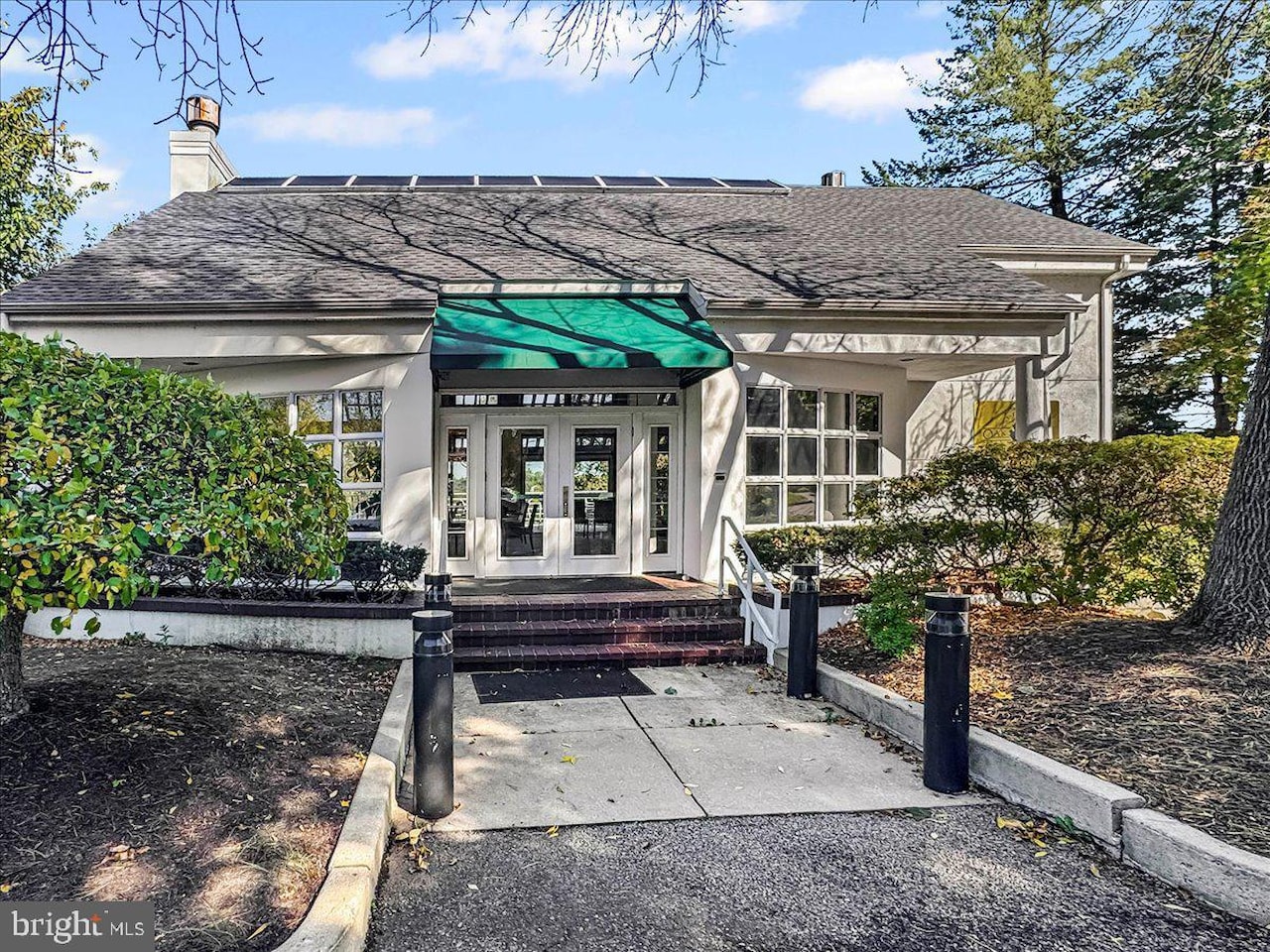 1640 Oakwood Dr #W114, Narberth, PA 19072 | MLS PAMC2157694