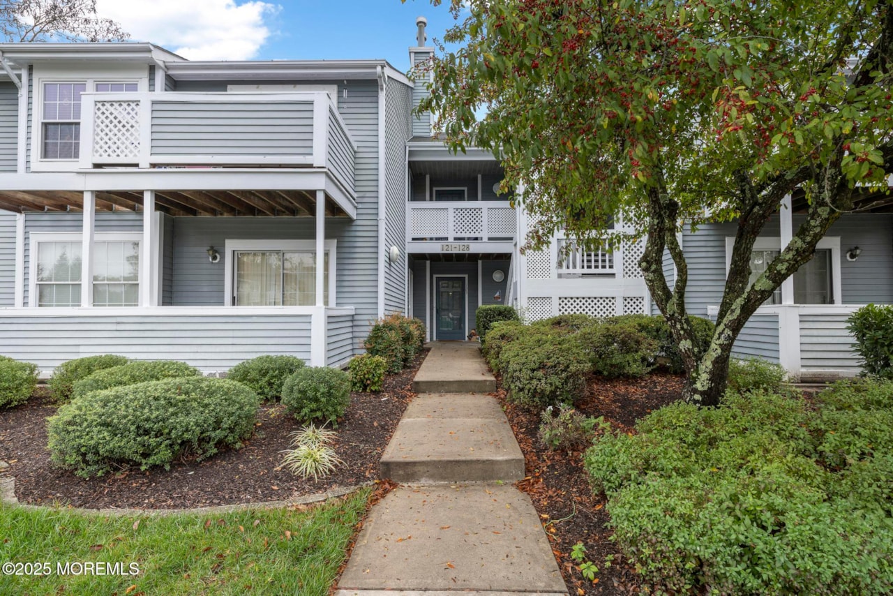126 Cypress Ct Howell, NJ 07731 | MLS 22531826