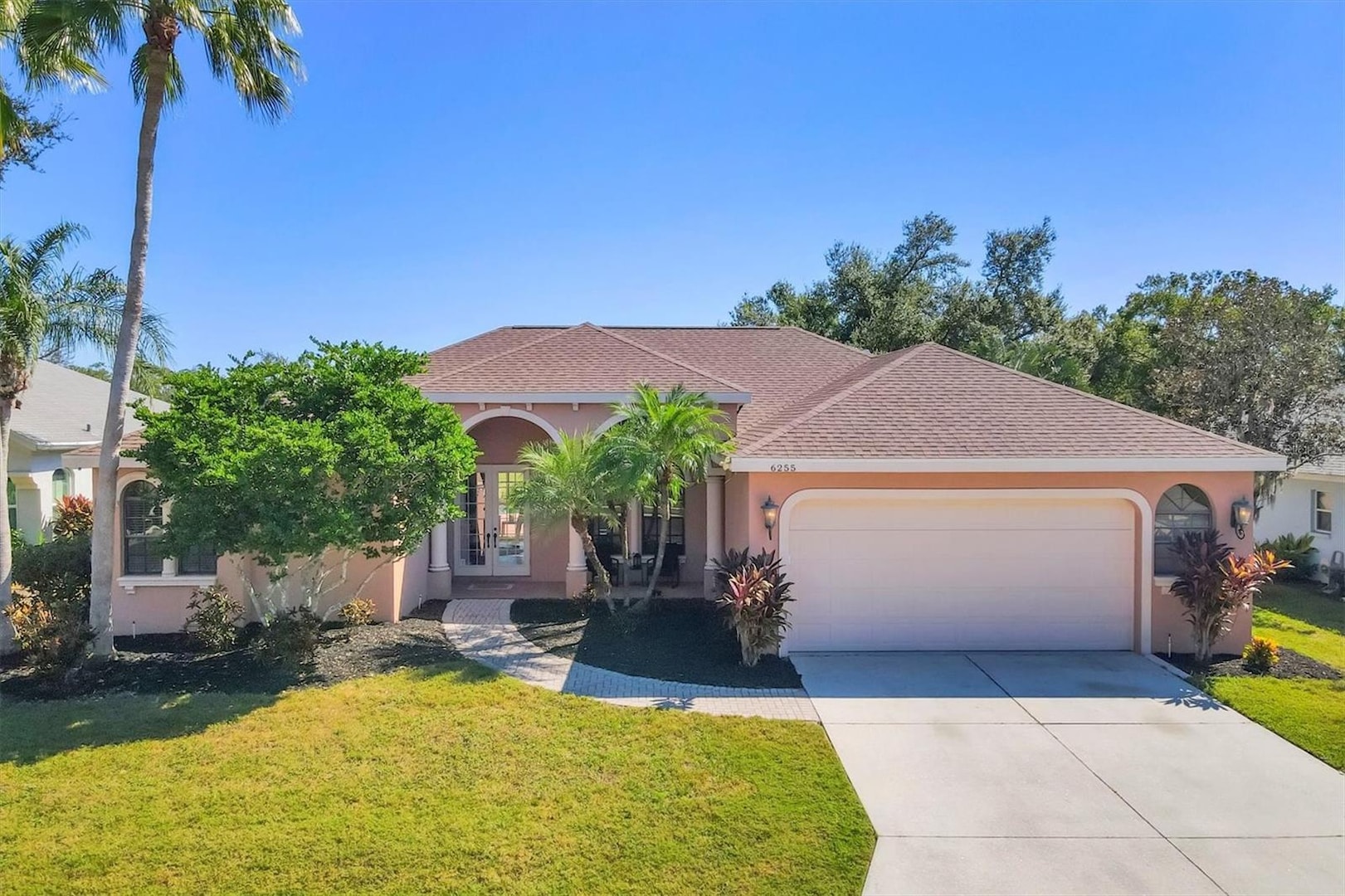 6255 Aventura Dr - Sarasota, FL 34241 - Eastlake