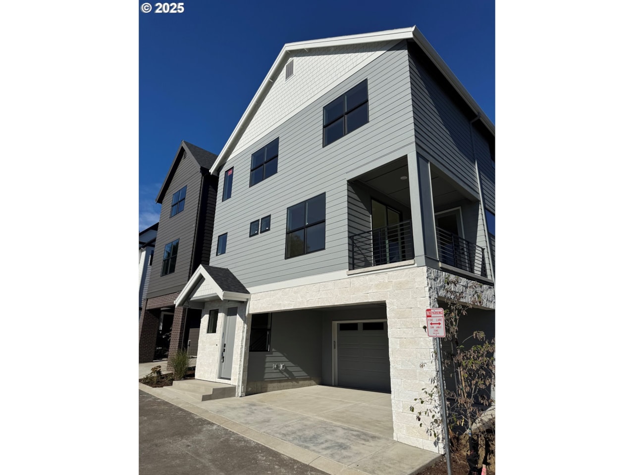 6028 SW 18th DR, Portland, OR 97239
