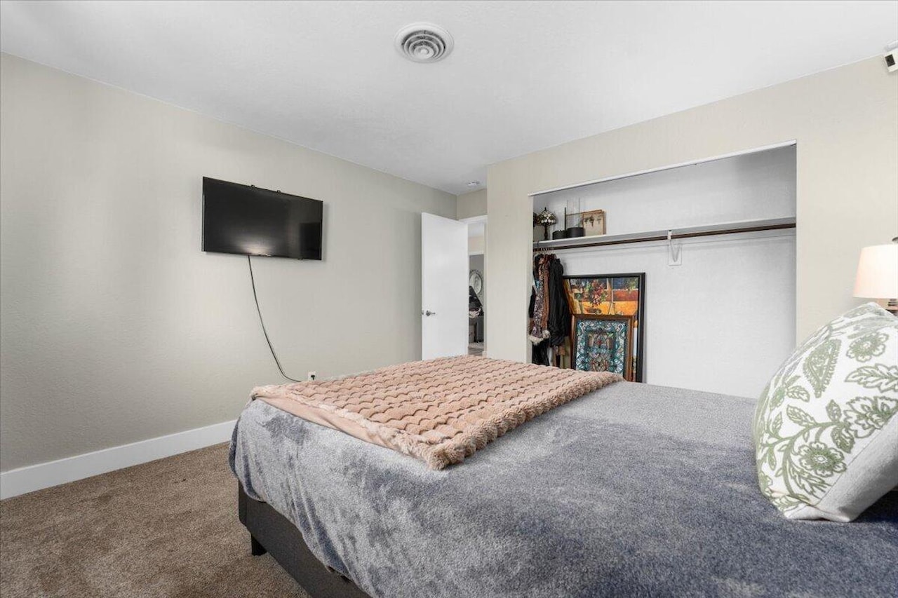 1968 Bechelli Ln Redding, CA 96002 | MLS 25-2396