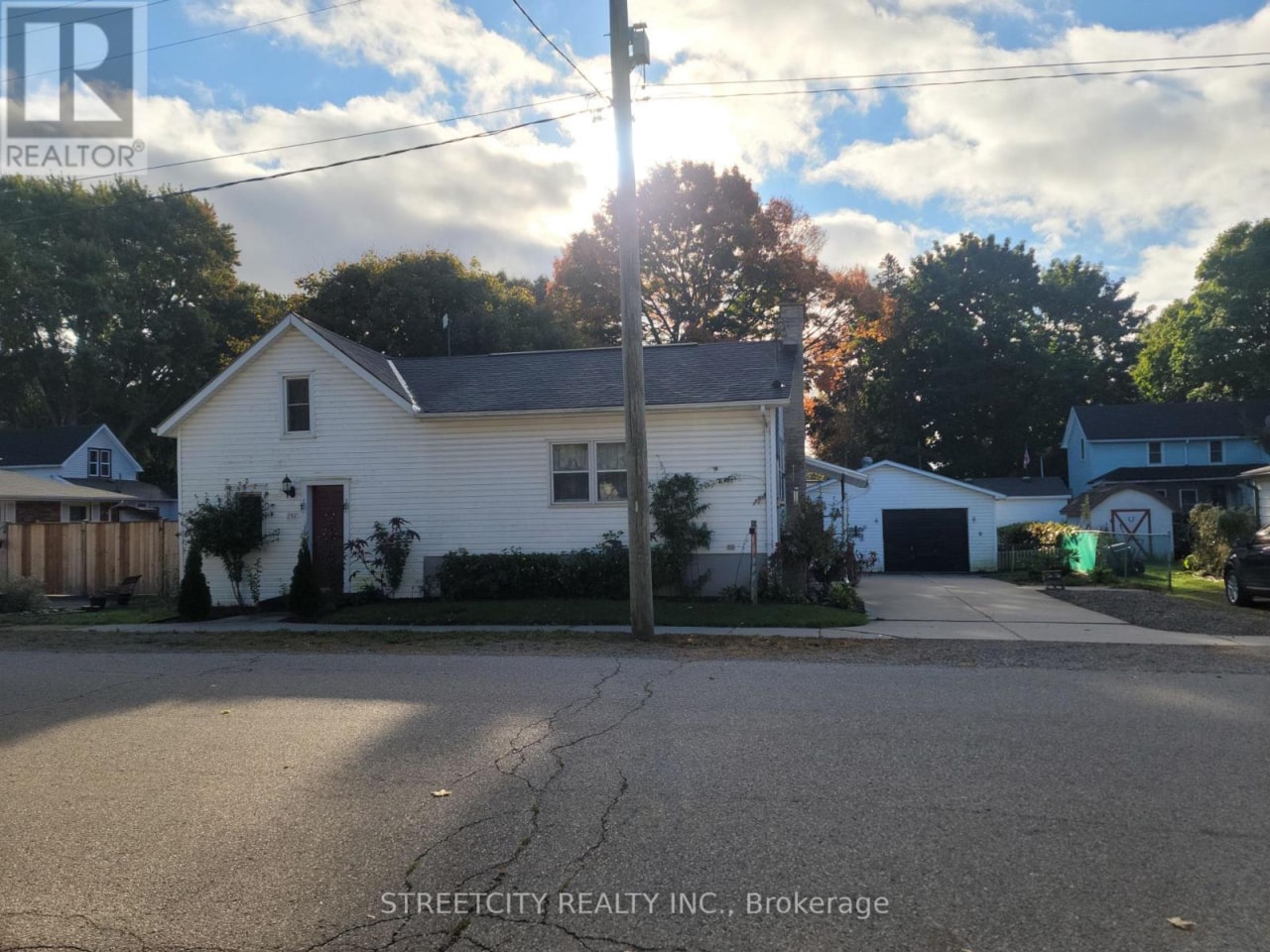 156 Maple Street, West Elgin ON | MLS® X12525242 Home for Sale ...