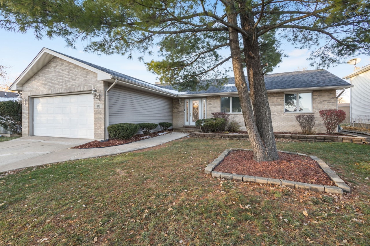618 Old Forge Ln University Park, IL 60484 | MLS 12516932