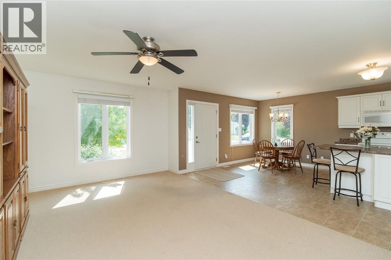 1940 London Line, Sarnia ON | MLS® 25028733 Home for Sale | ViewHomes.ca