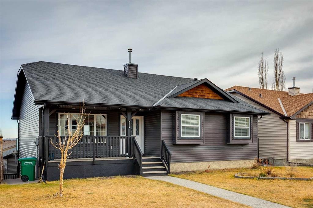 417 Sunrise Hill Diamond Valley, AB, T0L 2A0 - MLS#A2270614