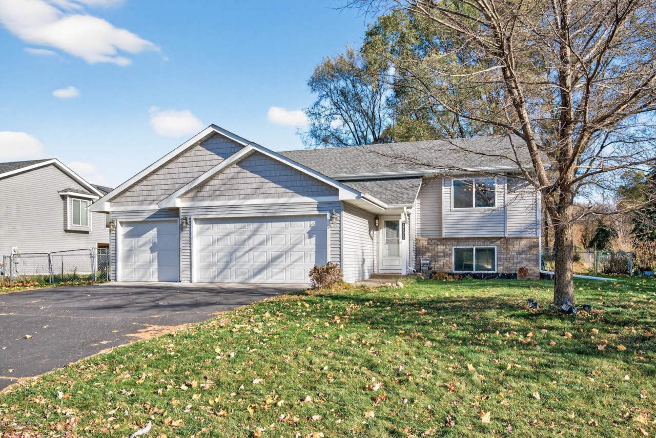 Sand Creek Estate So Blaine | Anoka County | MLS 6817745 | 11373 Tyler Street NE