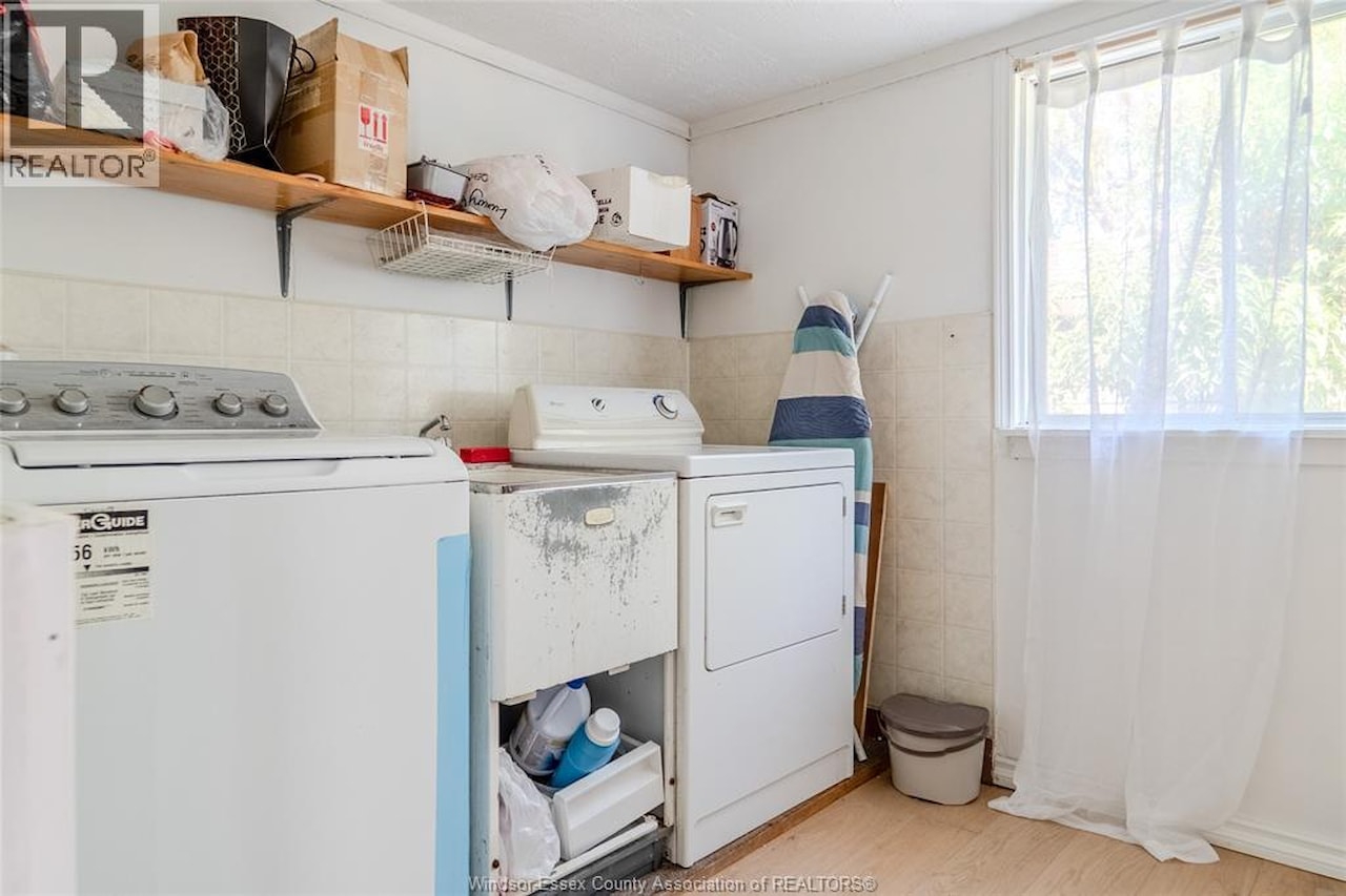 920 Lillian, Windsor ON | MLS® 25023980 Home for Sale | ViewHomes.ca