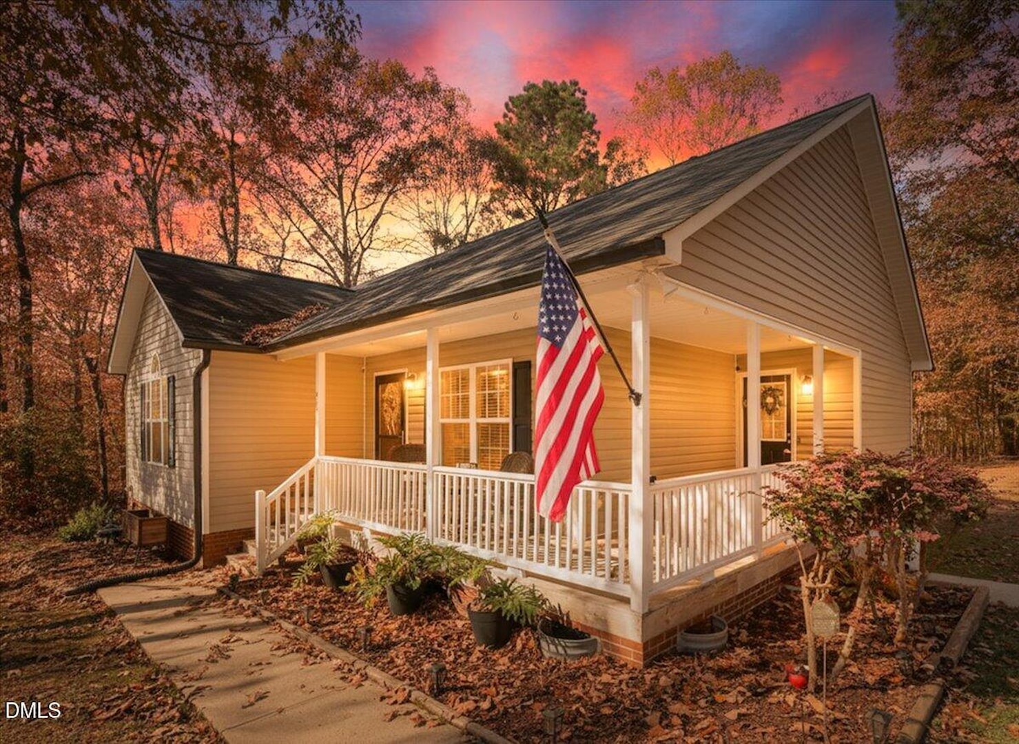 447 Sunray Drive Clayton, NC 27520 | HomesRaleigh.com