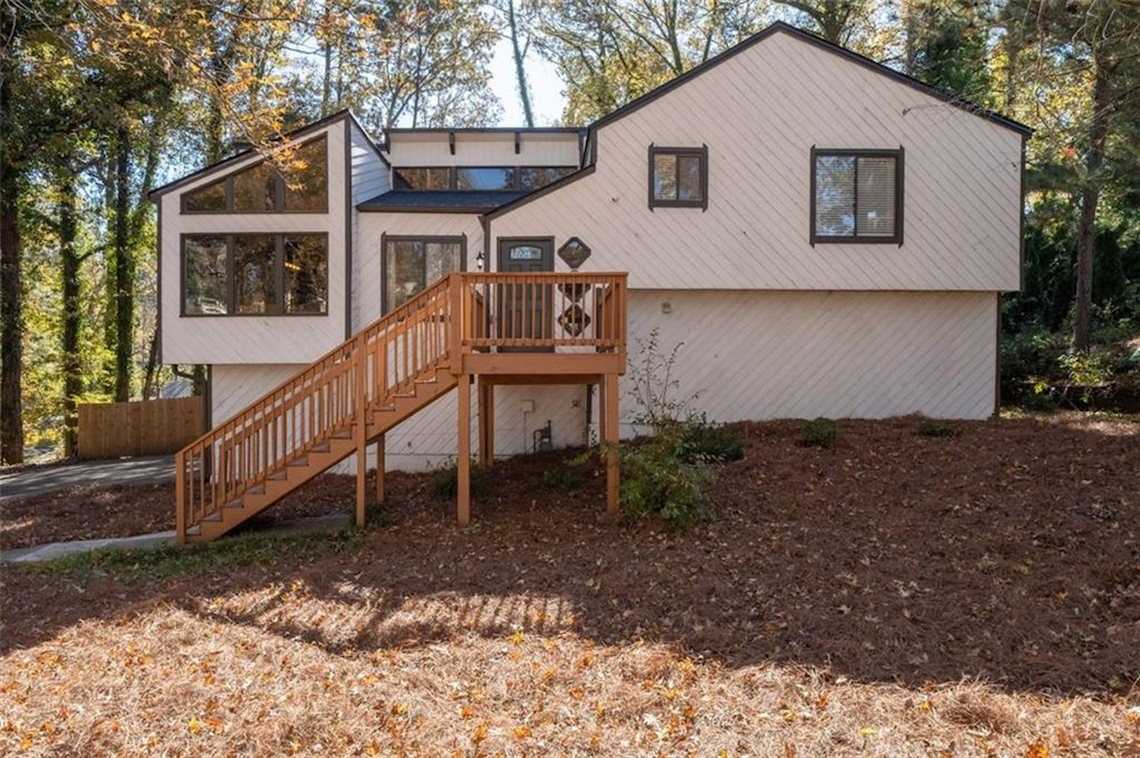 1718 Christie Drive NE Marietta, GA 30066 | MLS 7683044
