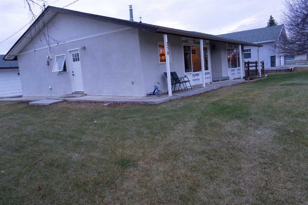 230 E 100 S St Raymond, AB, T0K2S0 - MLS#A2271679