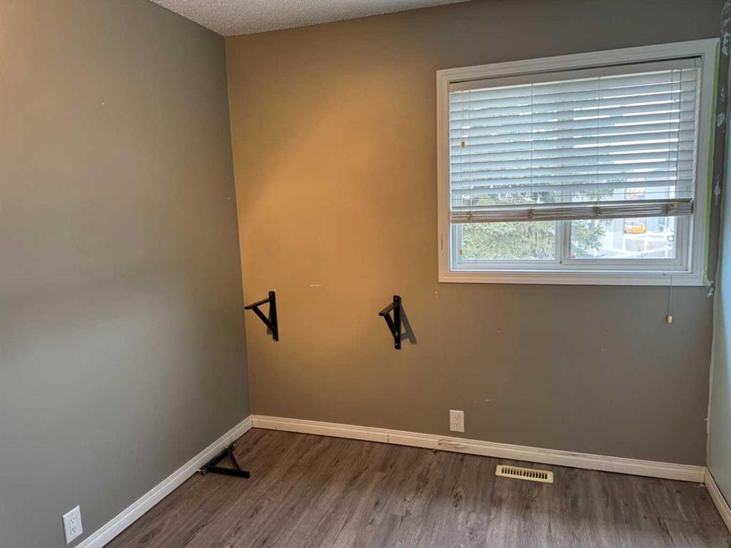Calgary MLS® 220 Erin Mount Crescent SE #8$249,900 MLS® A2271739