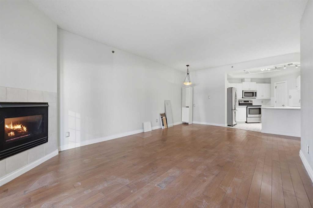 Calgary MLS® 820 15 Ave SW #402$325,000 MLS® A2271775