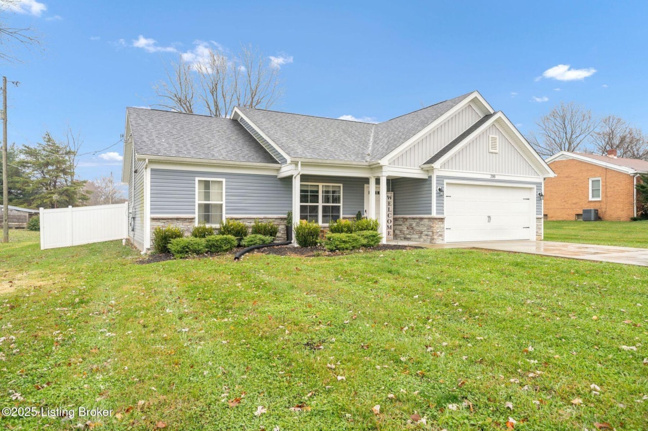 200 Stringer Ln Mt Washington, KY 40047 | #1703995 | | $325,000
