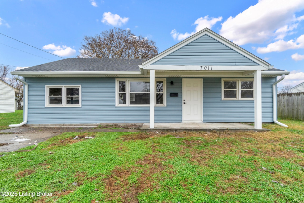 7011 Betsy Ross Dr Louisville, KY 40272 | MLS #1704045