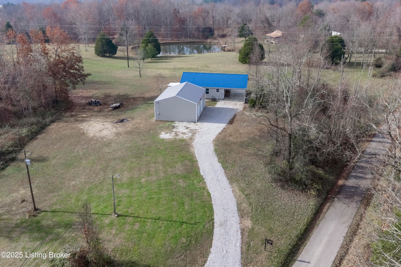 918 Oklahoma Road Rd Bee Spring, KY 42207 | MLS 1704461