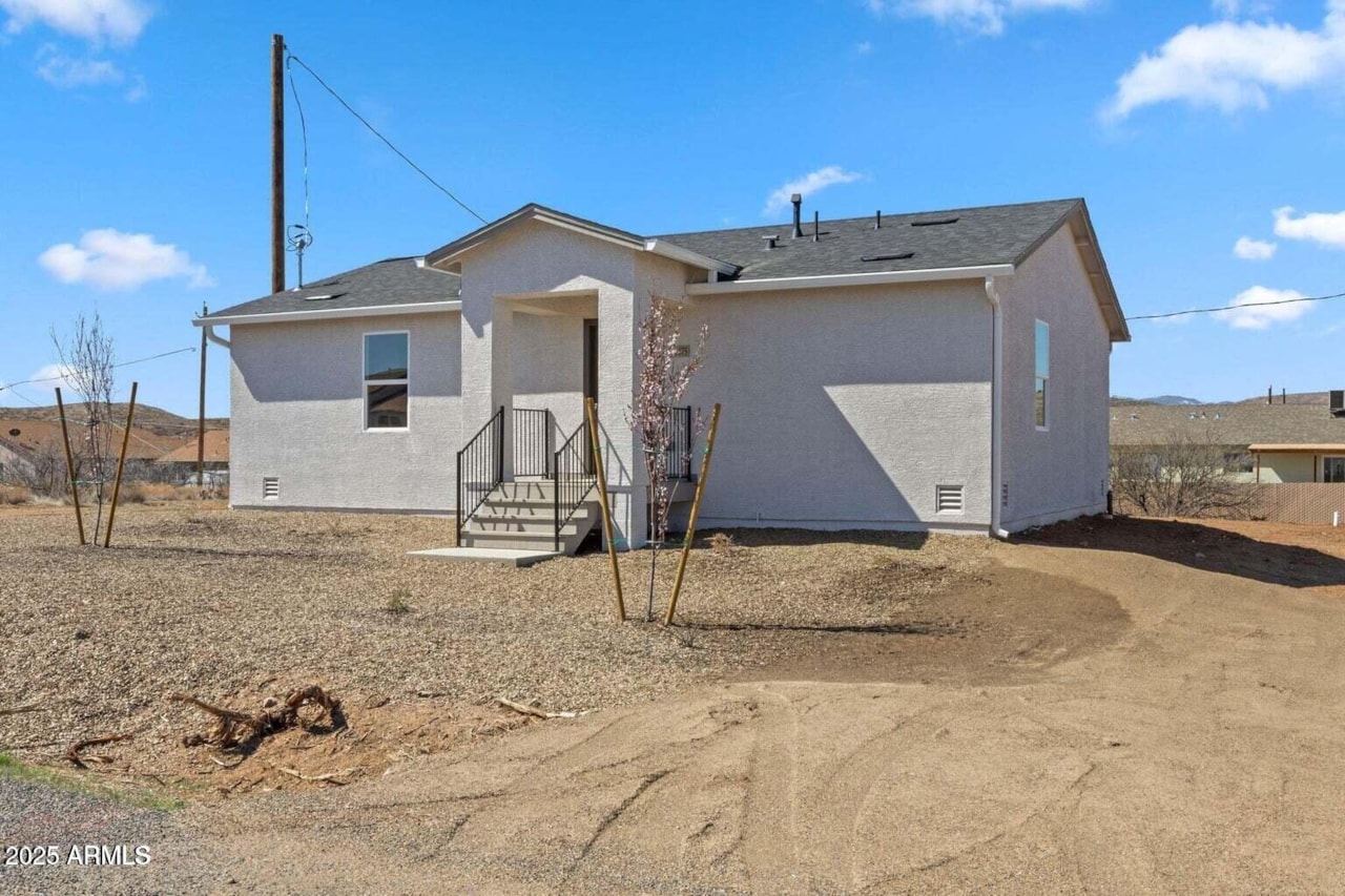 20154 E Prickly Pear Dr Mayer, AZ 86333 | MLS 6954480