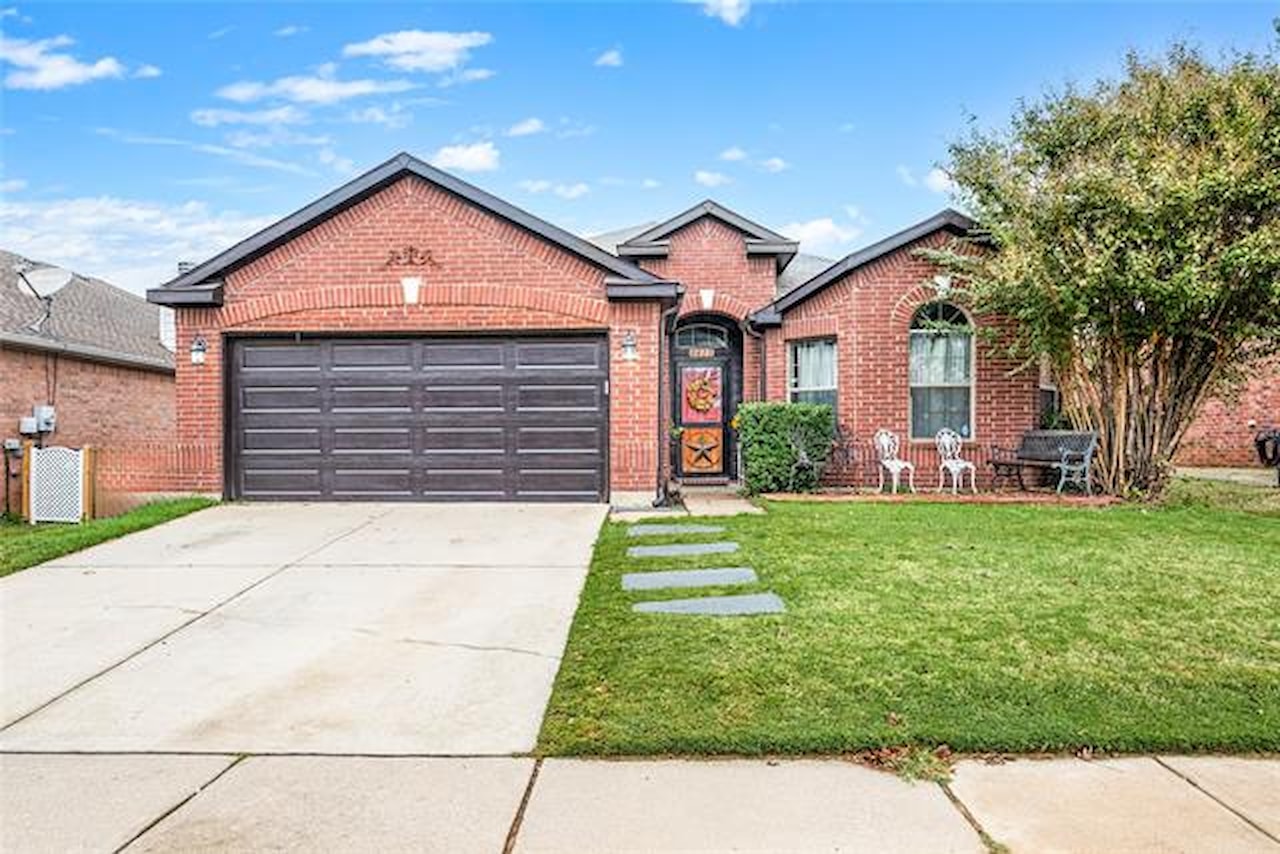 FOR SALE: 8613 King Ranch Drive, Cross Roads, in Cross Oak Ranch Ph 2 Tr 6