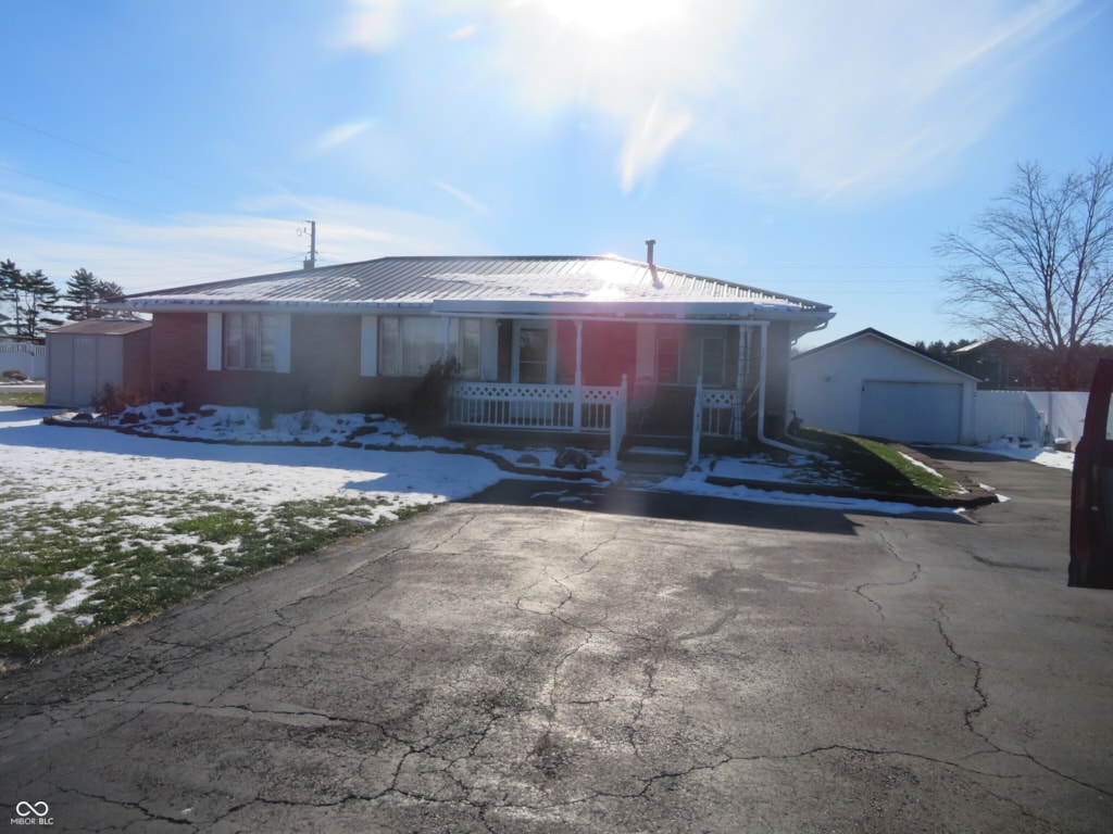 413 E State Road 28 Alexandria, IN 46001 | MLS 22075503