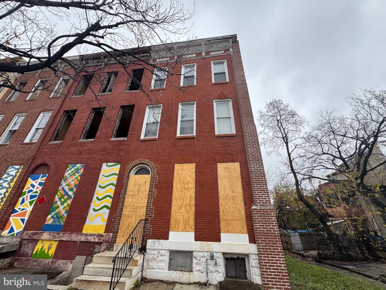 PHOTOS & DETAILS: 105 N Fulton Ave, Baltimore, MD 21223 For Sale - MLS ...