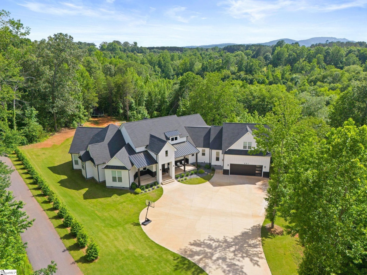 421 Lynn Road Taylors, SC 29687 | MLS 1560838