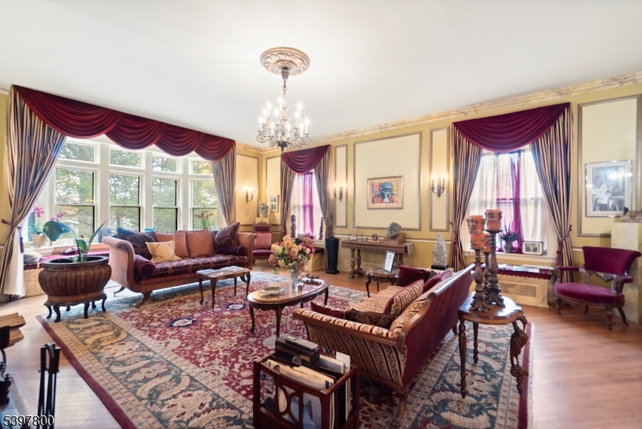 90 Gregory Ave. West Orange Twp., NJ 07052 | MLS 3999340