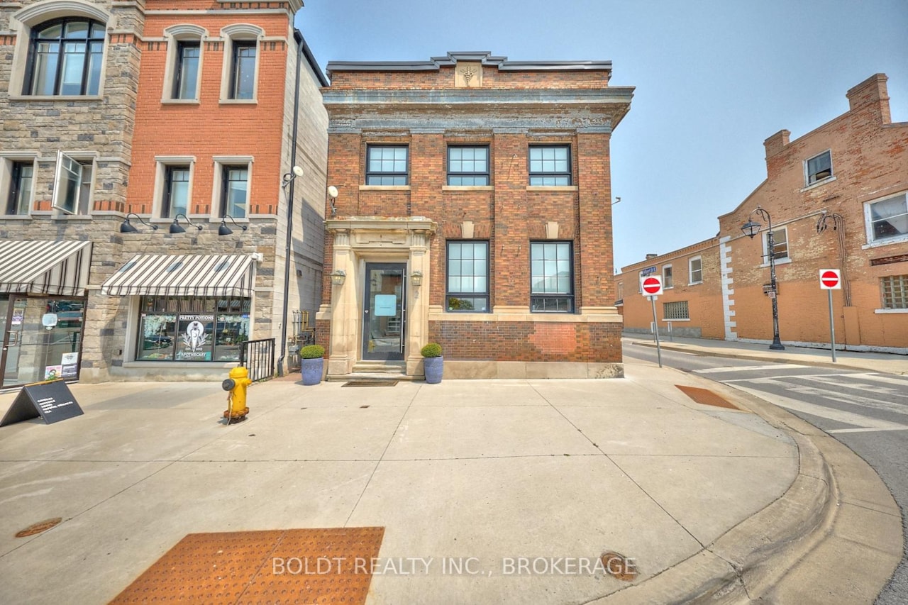 commercial property for sale: 2 Front St N, Thorold.