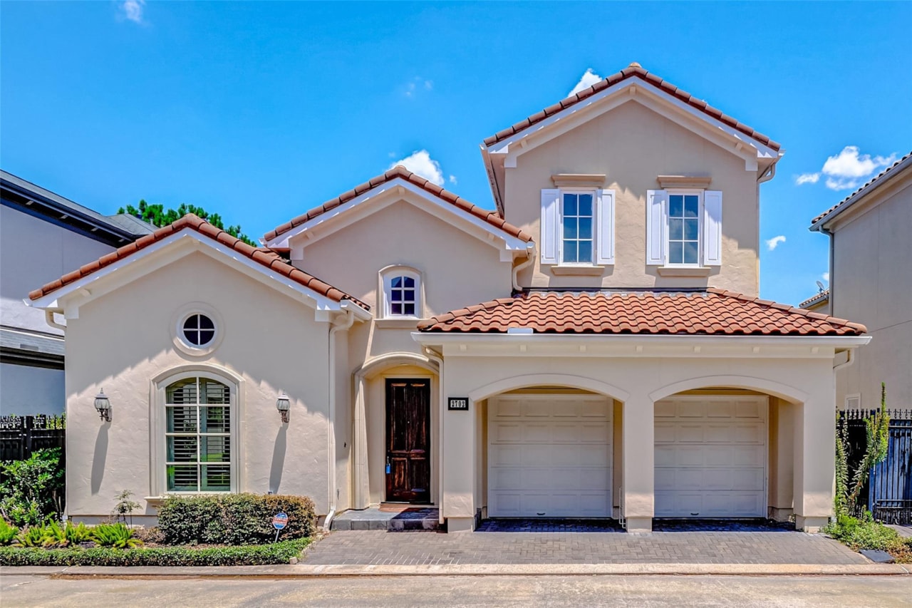 2702 Tudor Manor, Houston, TX 77082 - home for sale