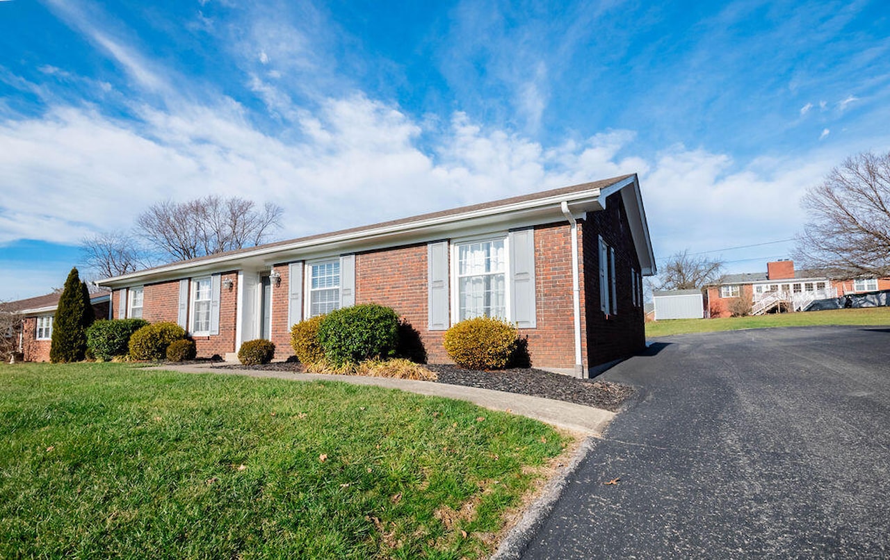 107 Pin Oak Dr Lancaster, KY 40444 | MLS #25508753